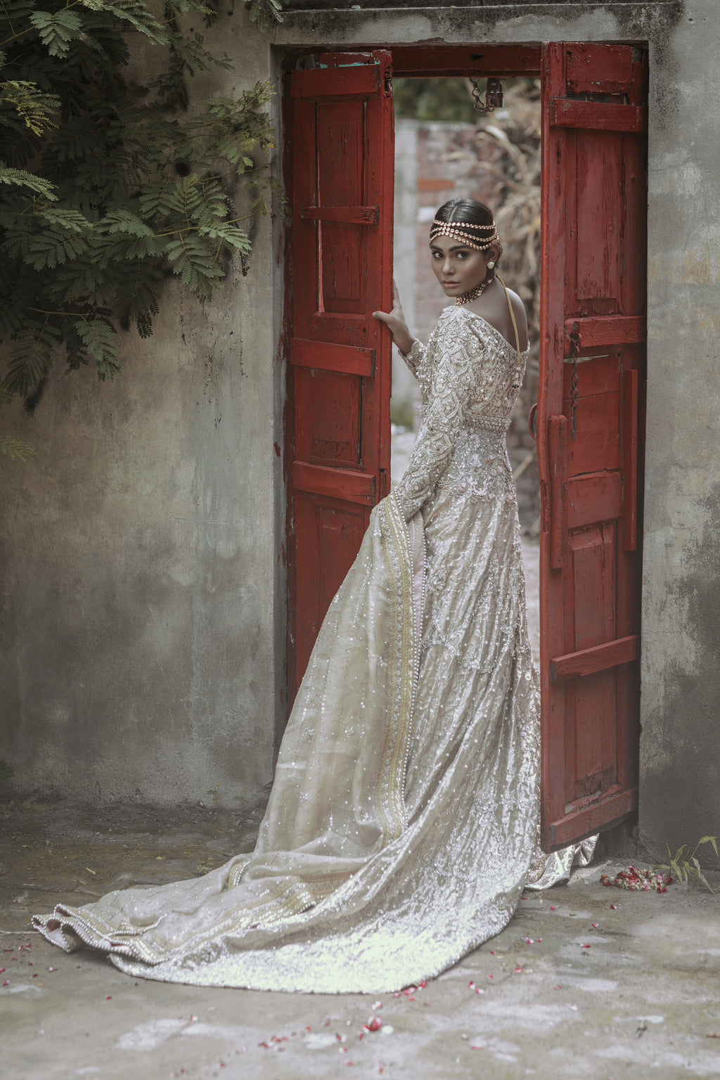 CRUSHED GOLD – Suffuse